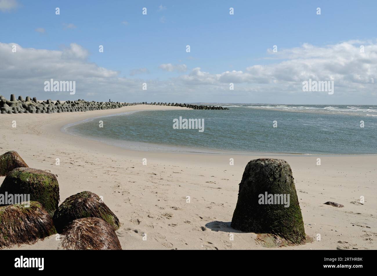 Tetrapod coast protection hi-res stock photography and images - Alamy