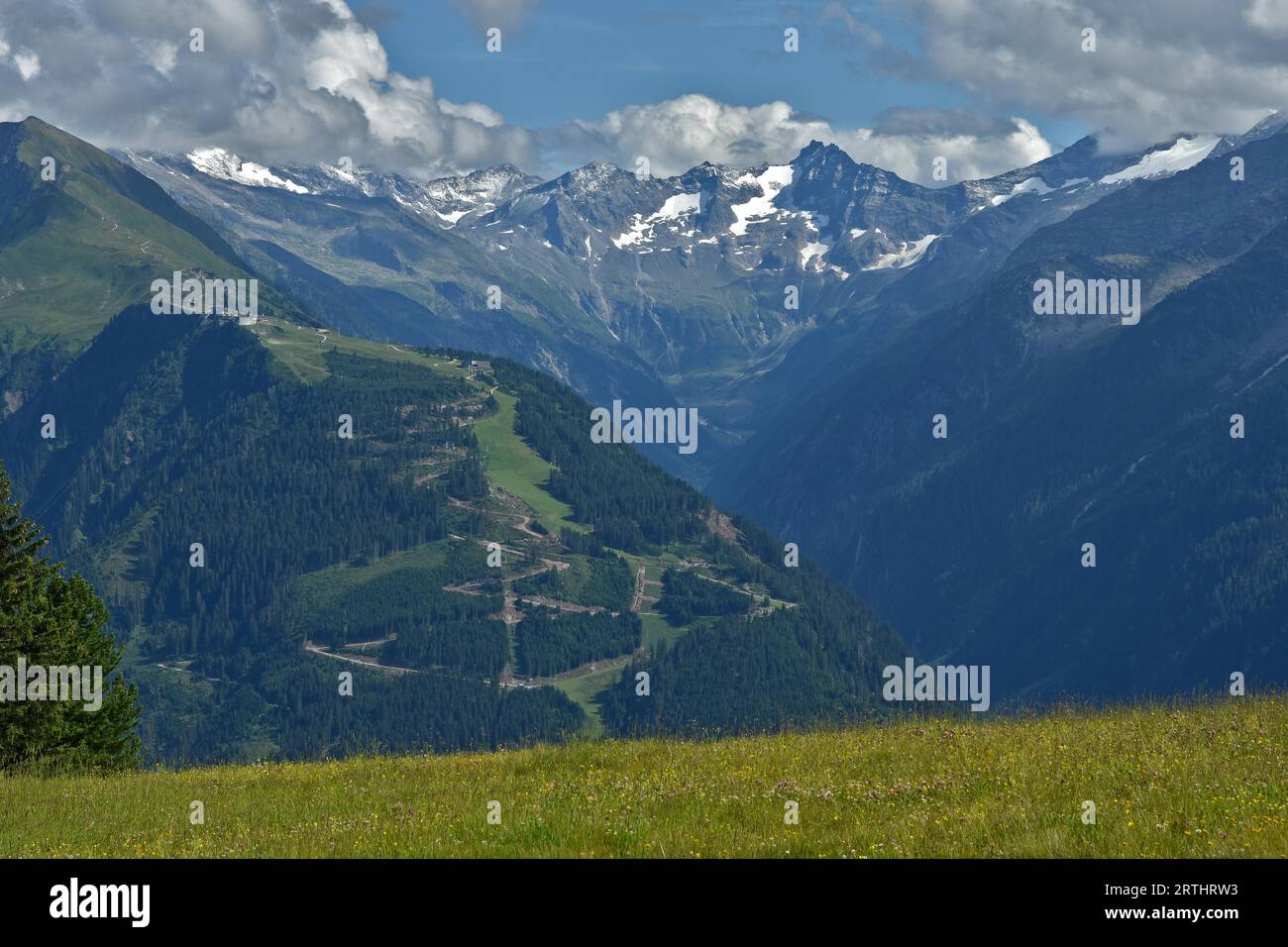 Thousand metre hi-res stock photography and images - Alamy