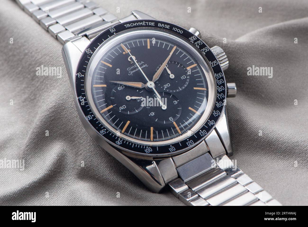 Omega Speedmaster 2998-1 Oval-O Stock Photo - Alamy