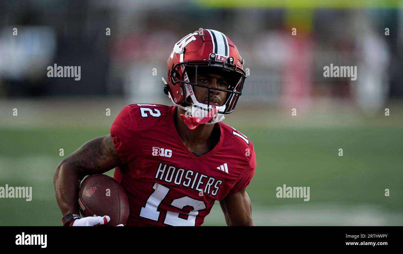 Indiana running back Jaylin Lucas runs during the first half of an NCAA ...