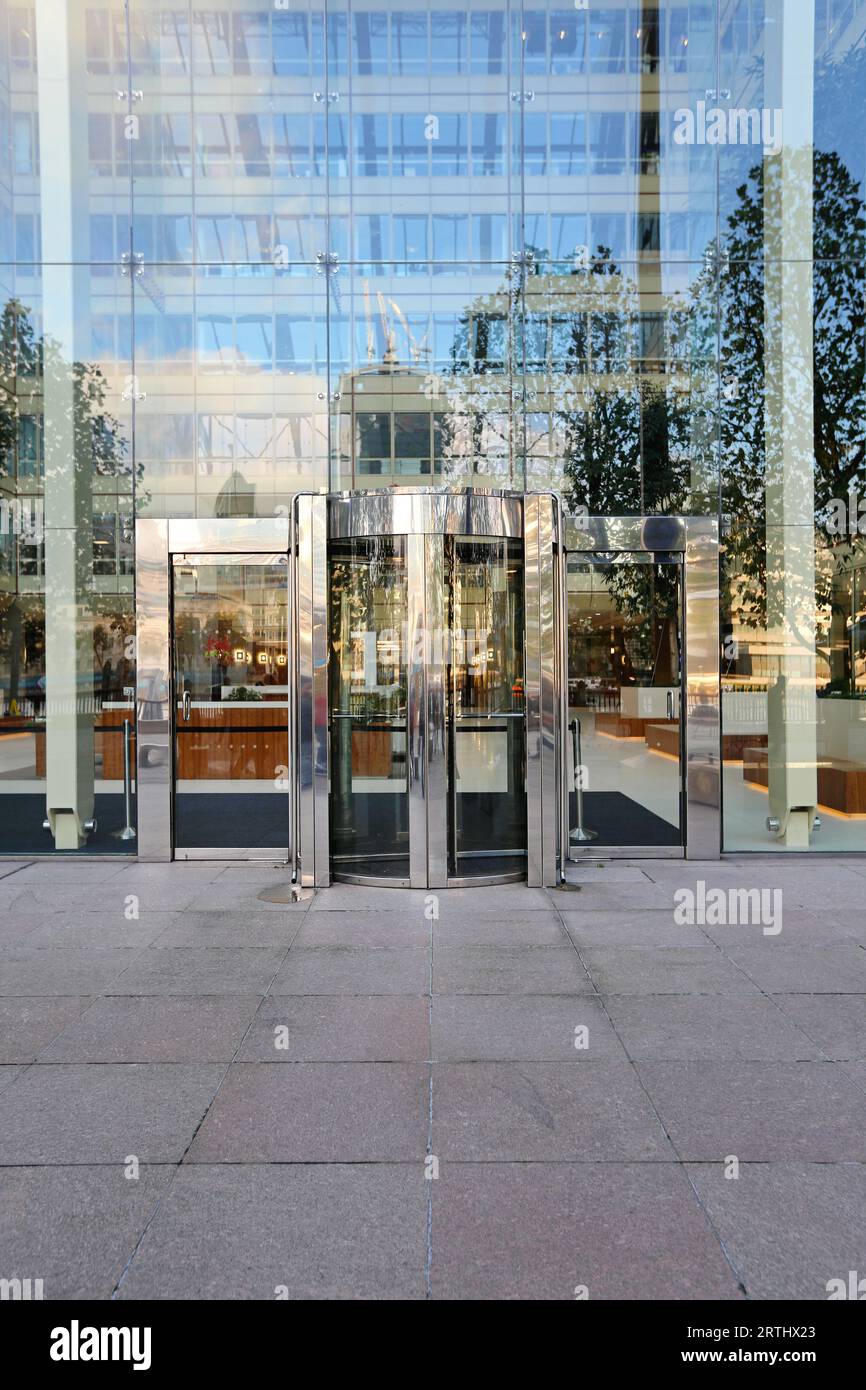 Rotating glass door hi-res stock photography and images - Alamy