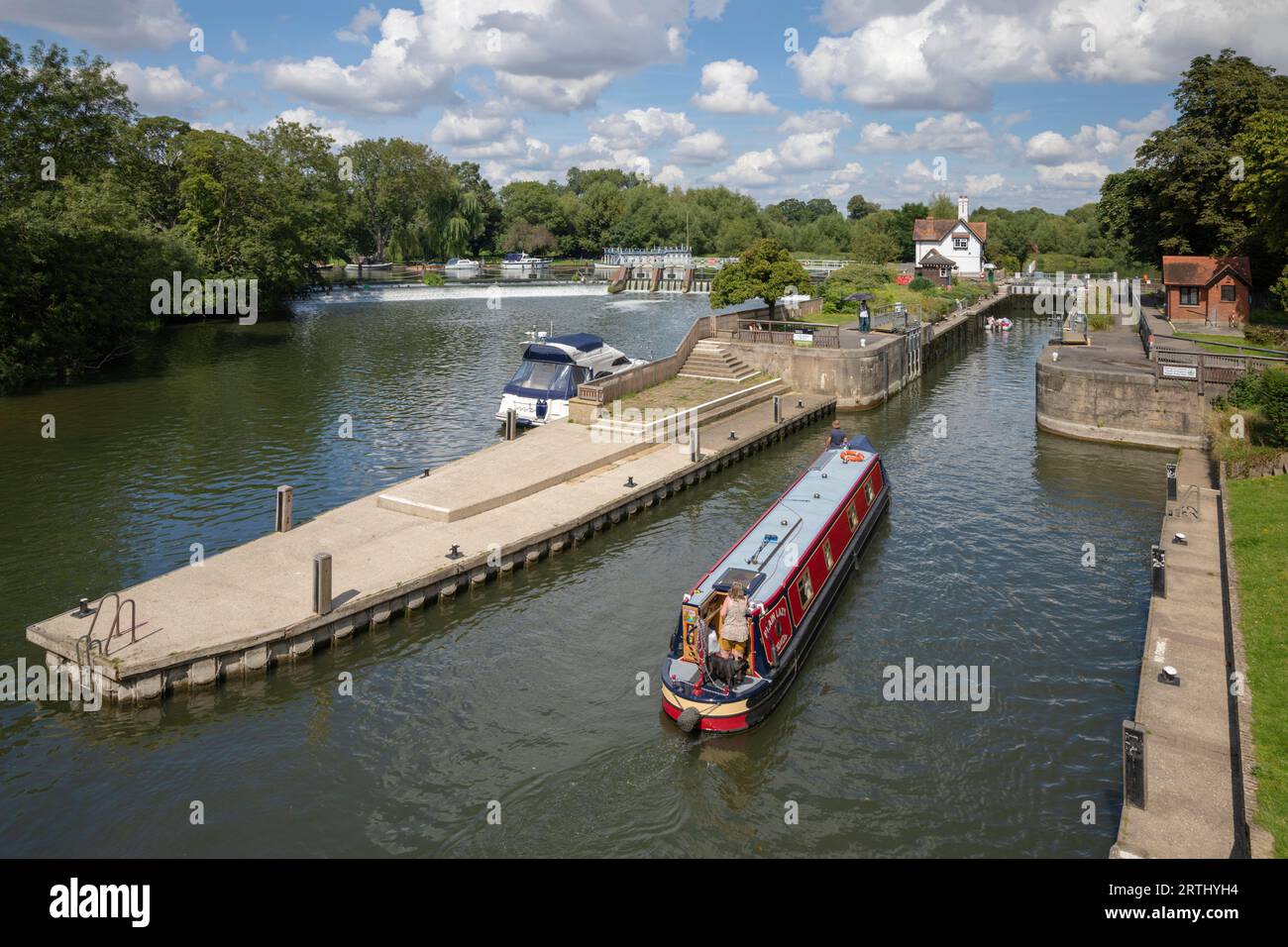 Goring on thames hi-res stock photography and images - Alamy