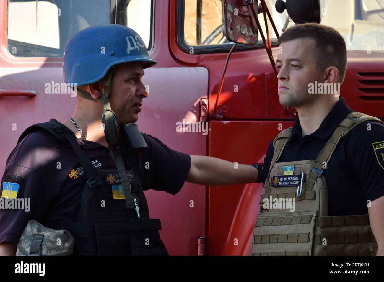 Ukrainian state emergency service firefighters hi-res stock photography ...