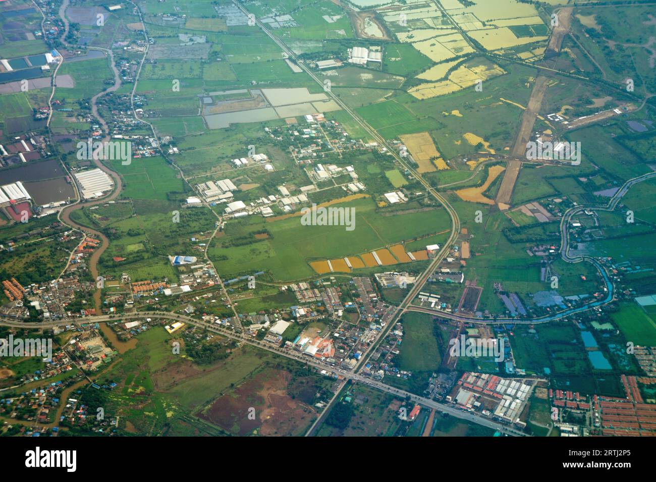 Landing bangkok, airfield, airplanes, landscape Stock Photo - Alamy