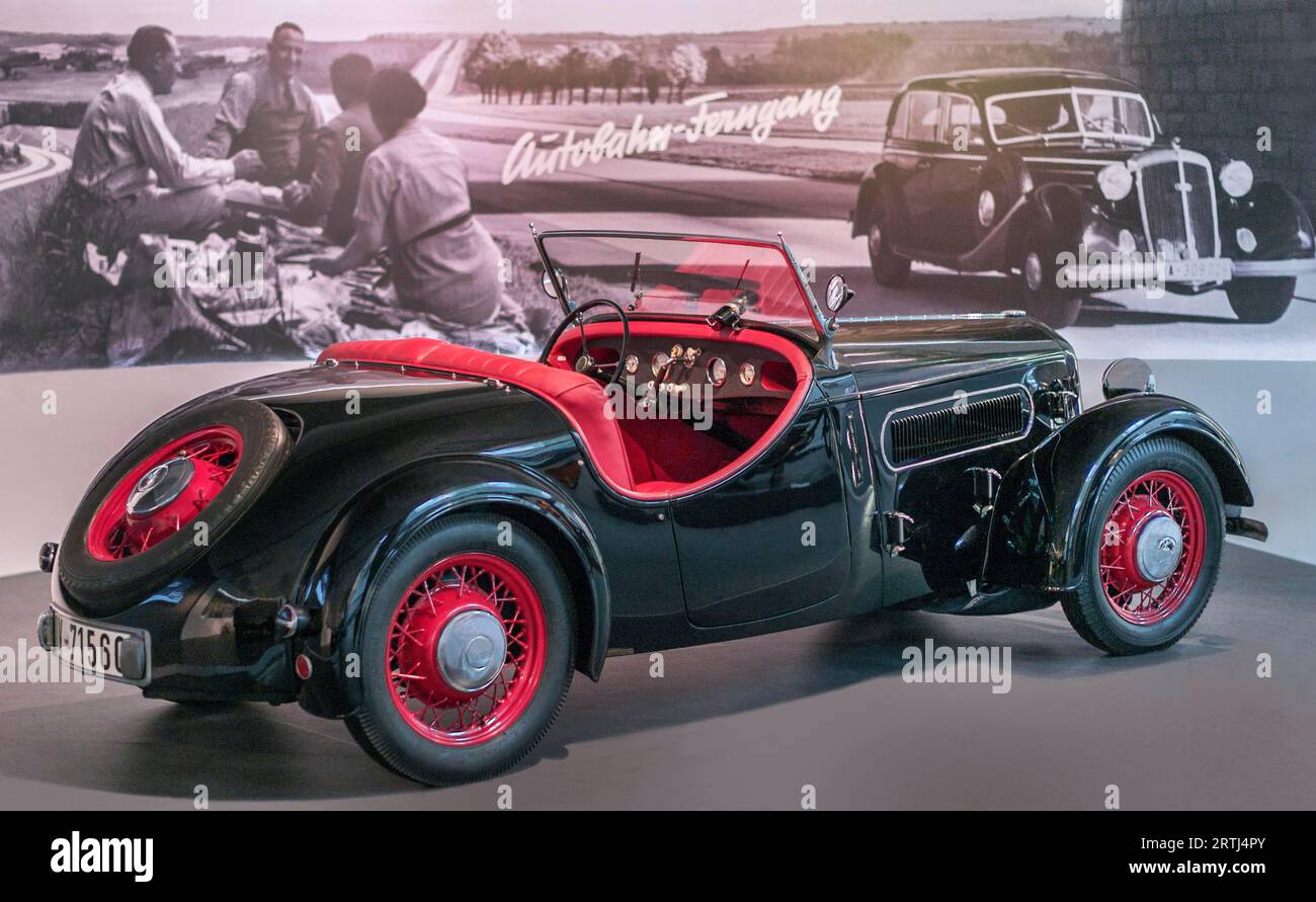 On an exhibition area of 3, 000 mÂ², the August Horch Museum in Zwickau ...