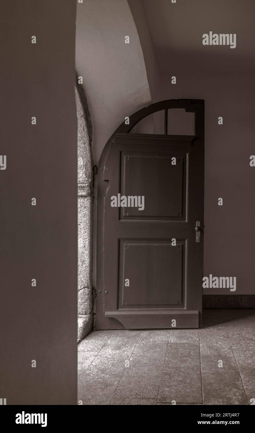 Old door in the vault Stock Photo - Alamy