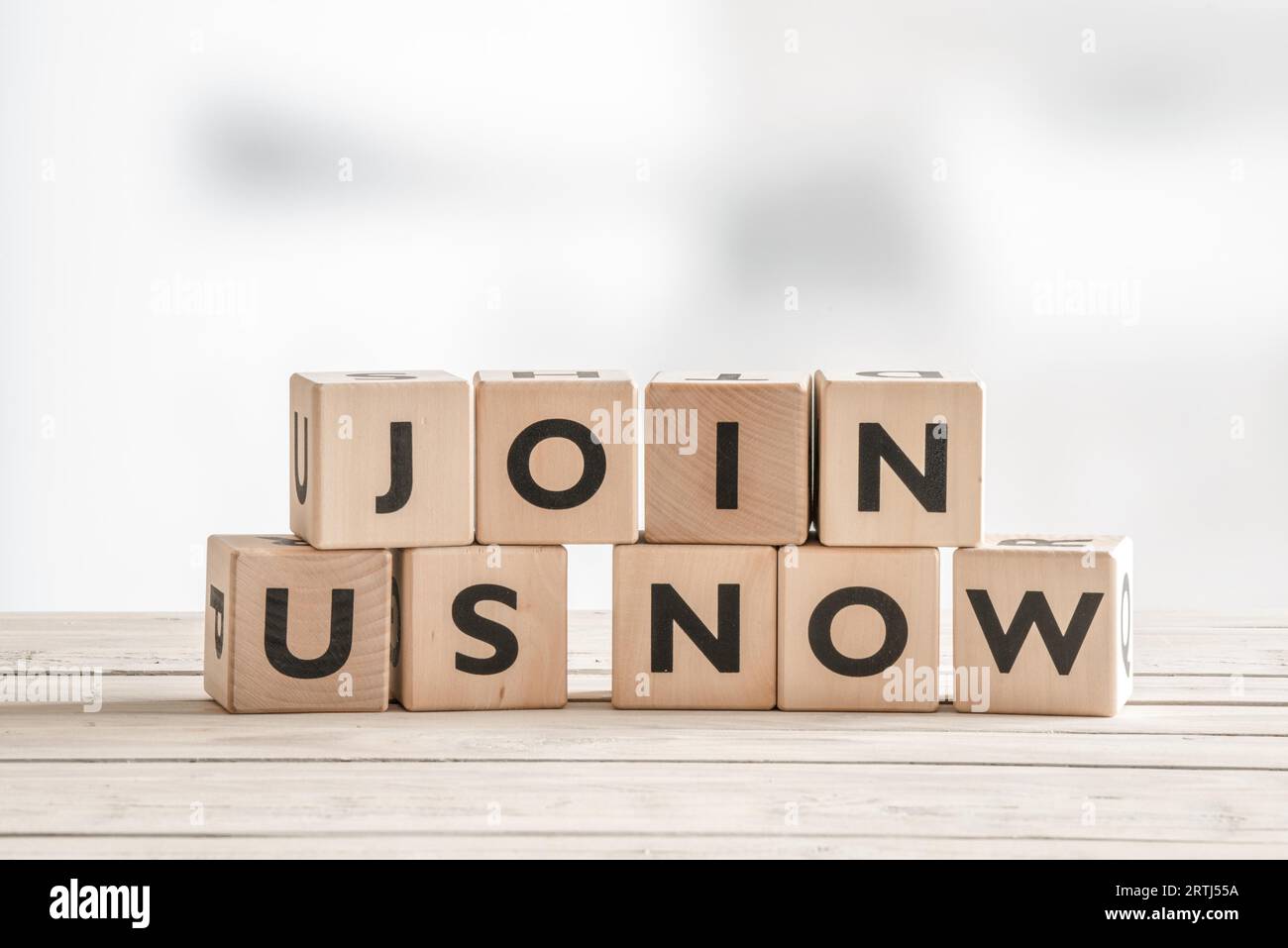 Join table hi-res stock photography and images - Alamy