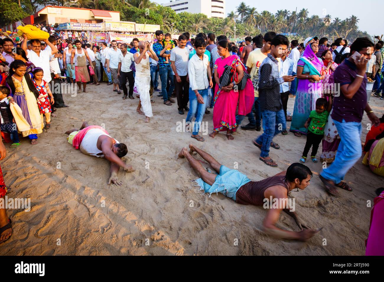 Mumbai, India, 6 November: The ancient Hindu Chhath Puja Festival being ... Mumbai, India, 6 November: The ancient Hindu Chhath Puja Festival being ...