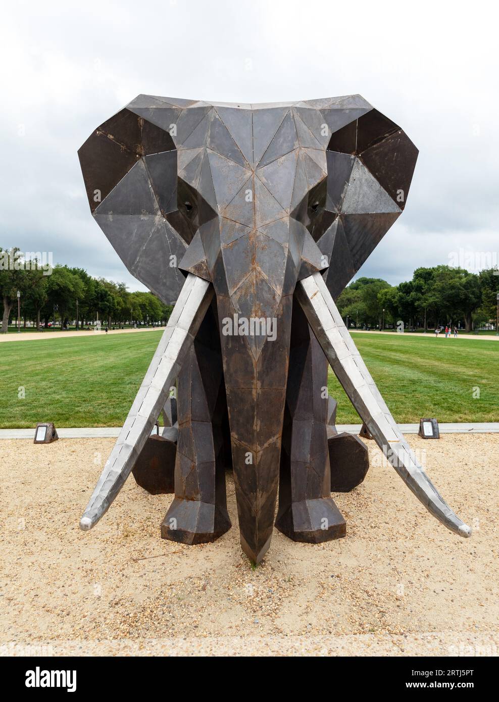 Elephant sculpture washington dc hi-res stock photography and images ...