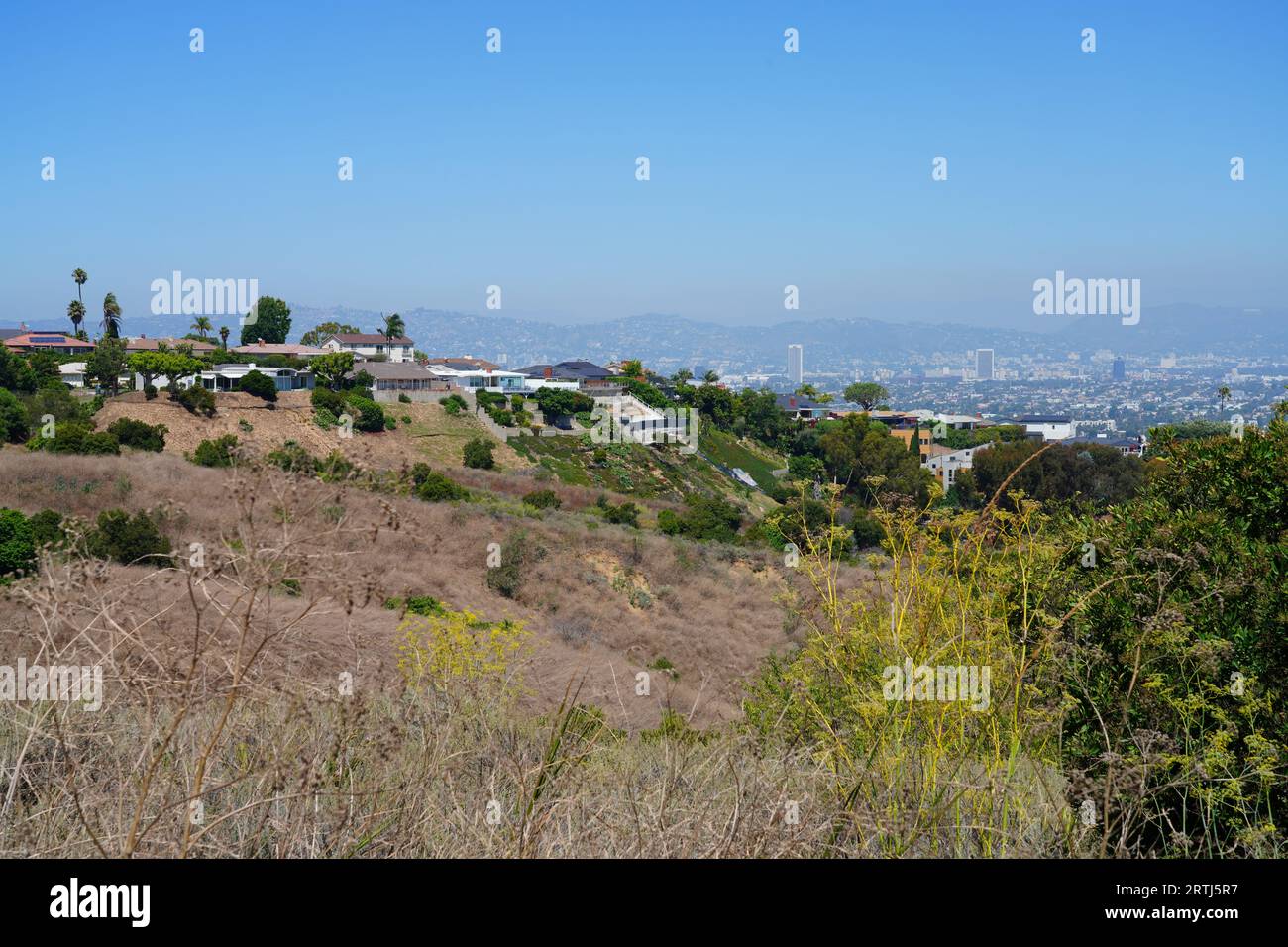 LOS ANGELES, CA -30 AUG 2023 – View of Kenneth Hahn State Recreation ...