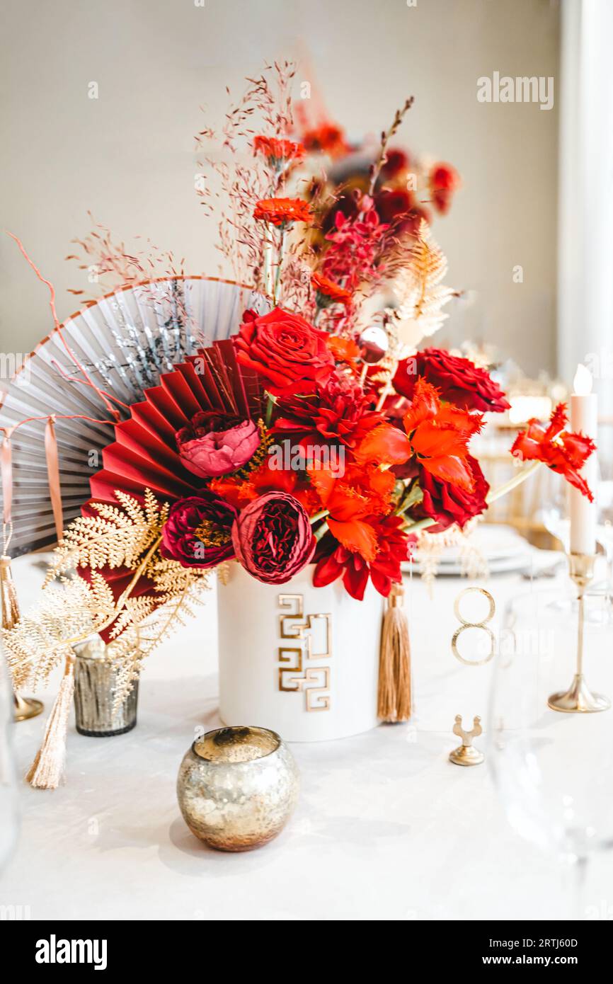 Traditional Flower Arrangement 20 Classic Flower Arrangements For