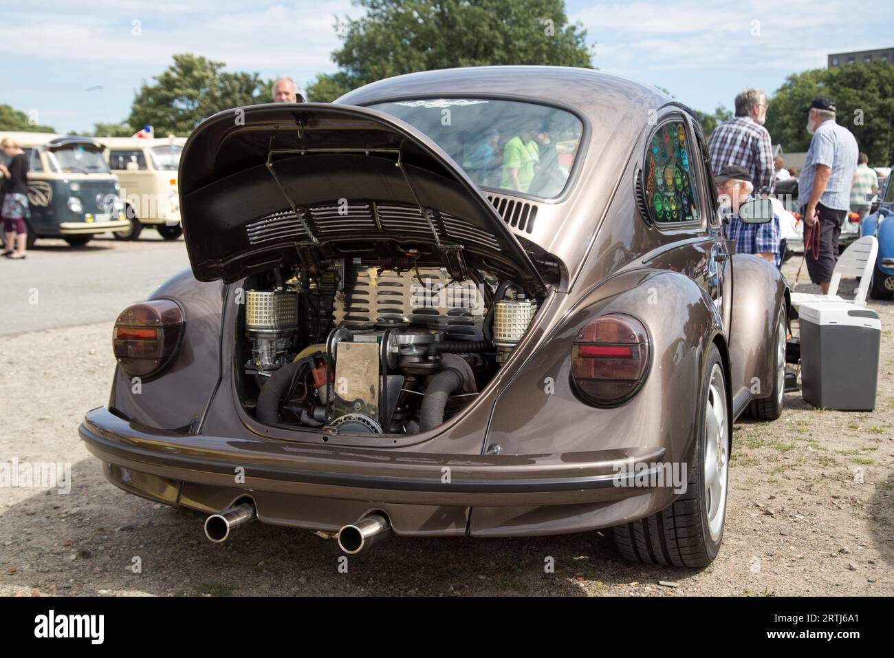 Vintage veteran car volkswagen beetle hi-res stock photography and ...