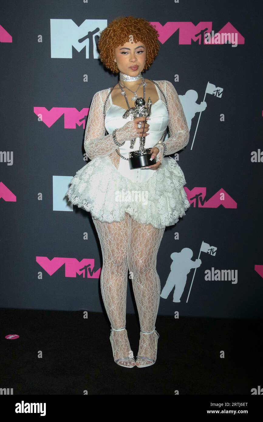 Ice Spice poses in the winners press room of the 2023 MTV Video Music ...