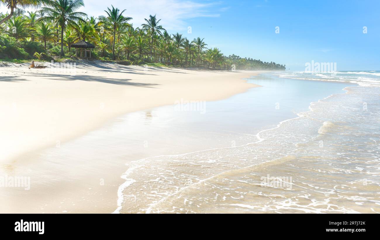 Water reflection on beach hi-res stock photography and images - Alamy