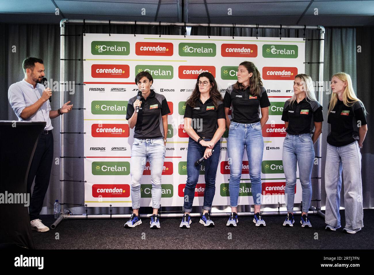 BADHOEVEDORP - Sanne Cant, Marion Norbert-Riberolle, Manon Bakker, Inge ...