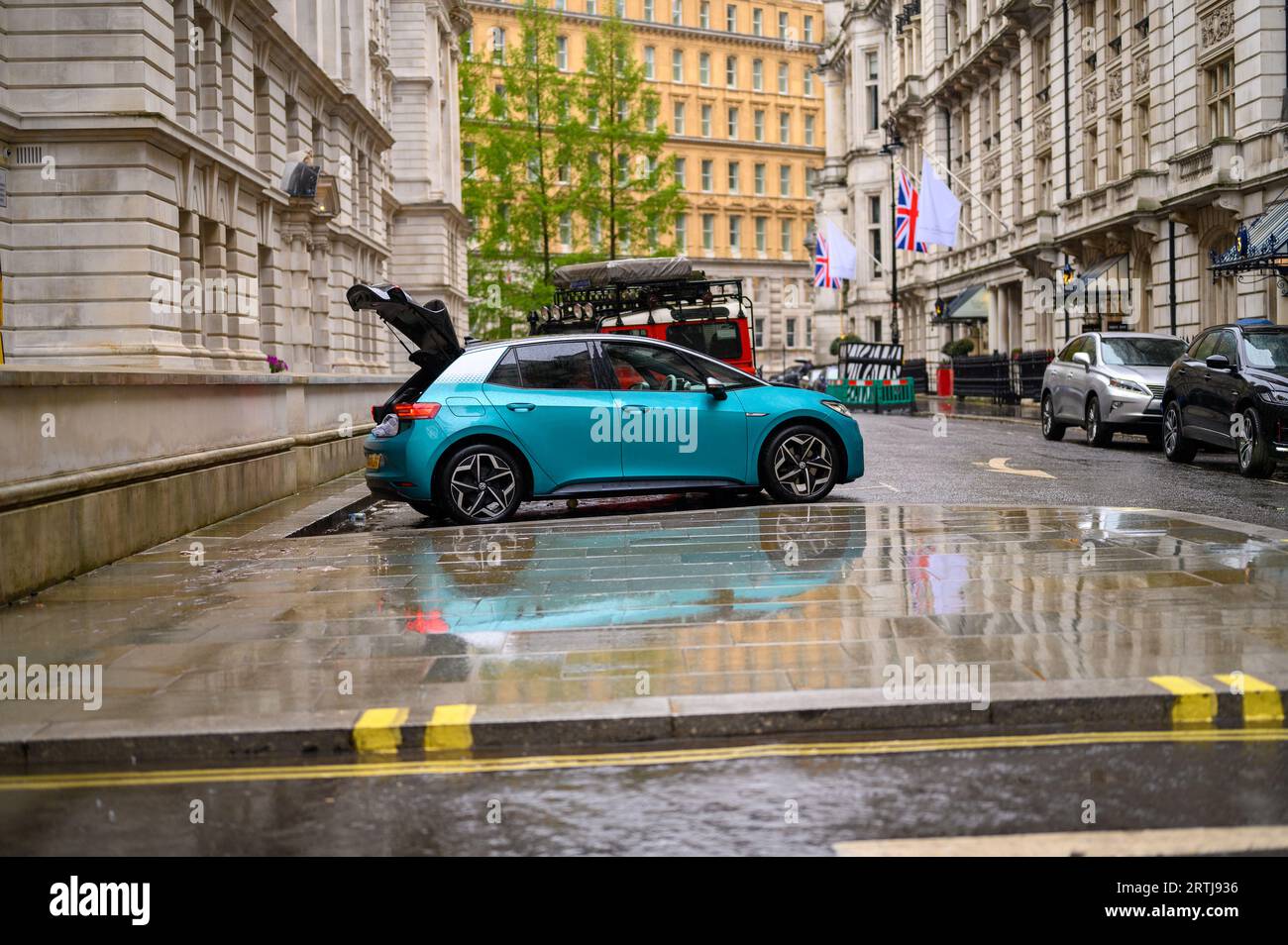 Back streets of london hi-res stock photography and images - Alamy