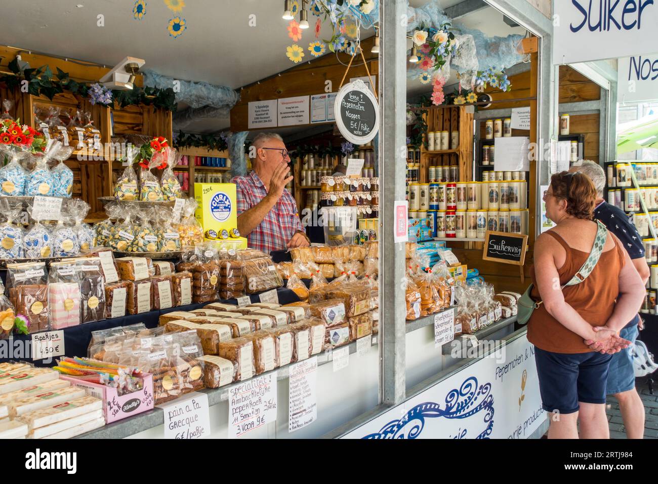 Stand de biscuits hi-res stock photography and images - Alamy