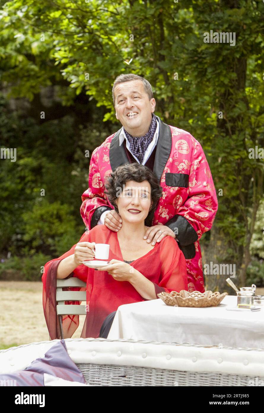 Pandora Clifford (Amanda Prynne), Rodney Matthew (Elyot Chase) in ...