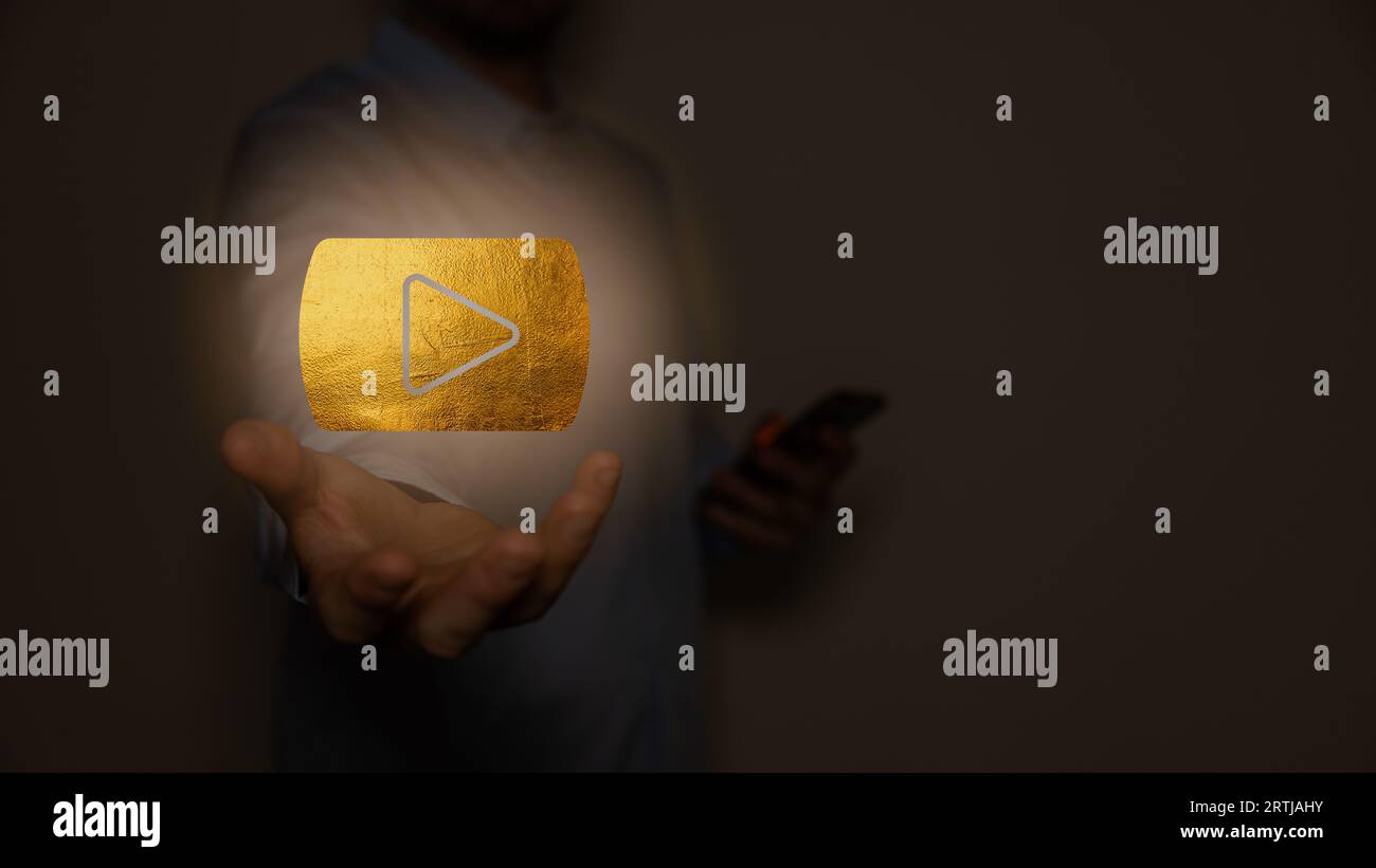 Youtube gold icon hi-res stock photography and images - Alamy