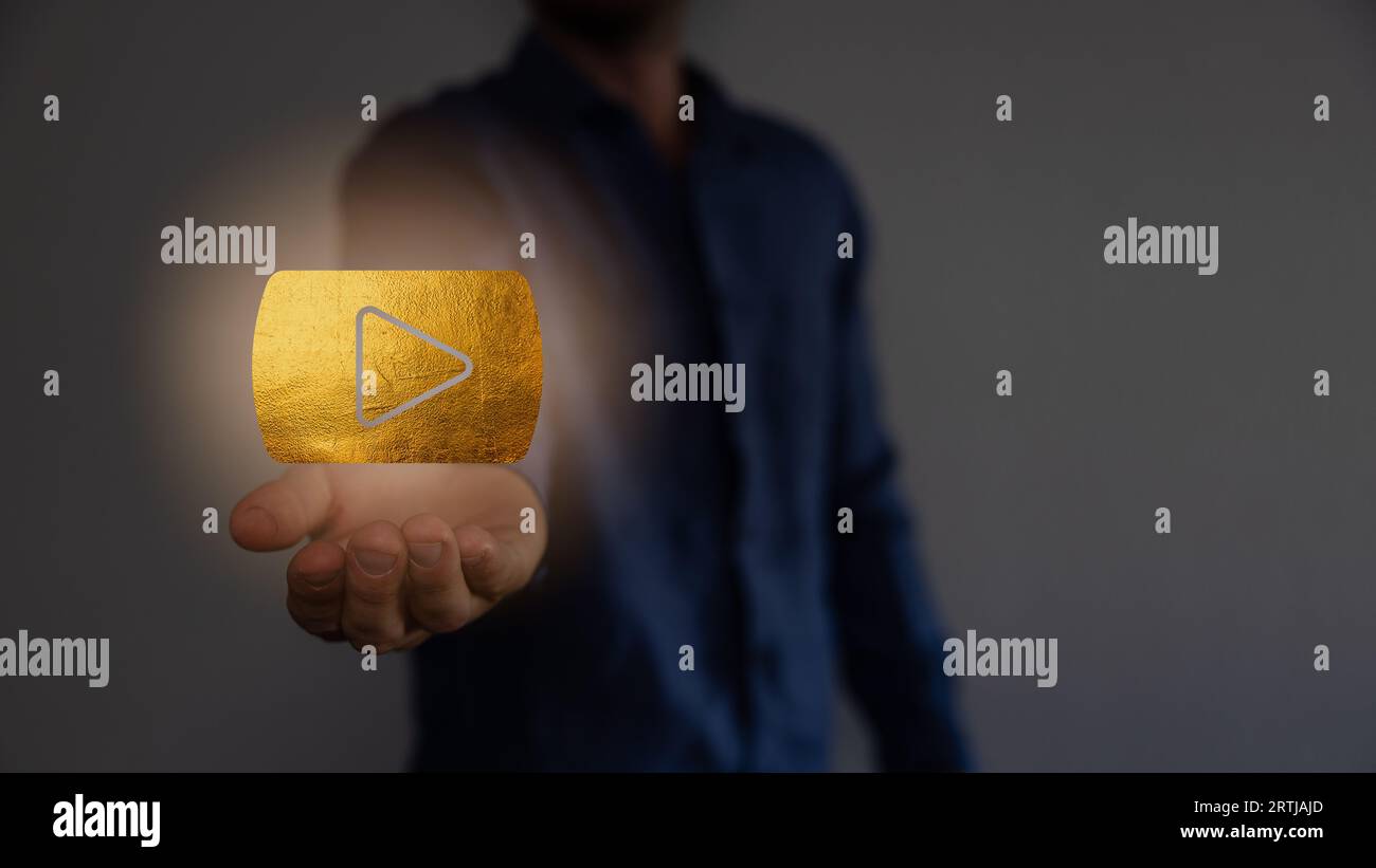 Youtube gold icon hi-res stock photography and images - Alamy