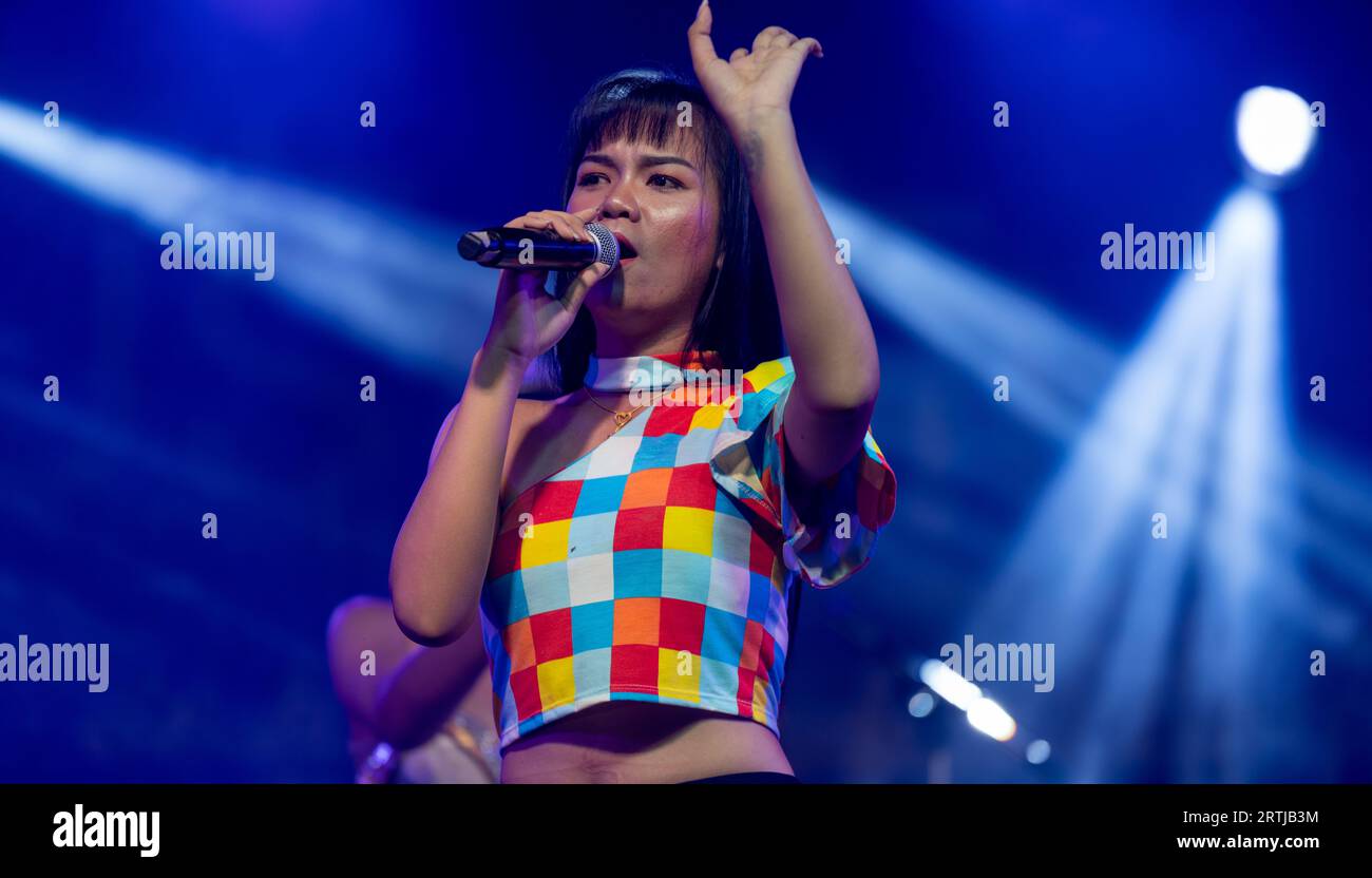 Thai Singers and Dancers on stage in Thailand Stock Photo - Alamy