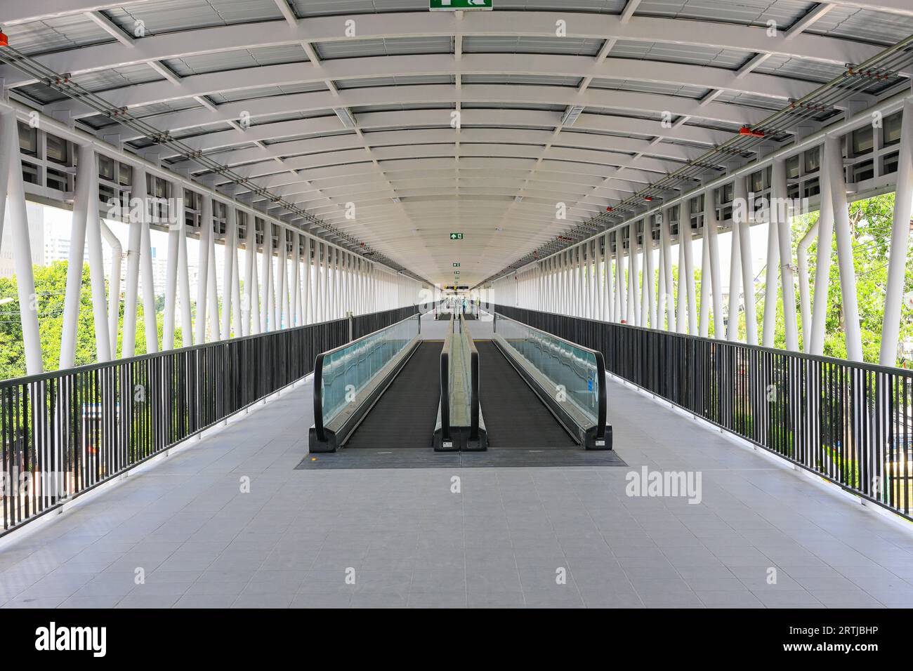 Pathway pedestrian walkway hi-res stock photography and images - Alamy