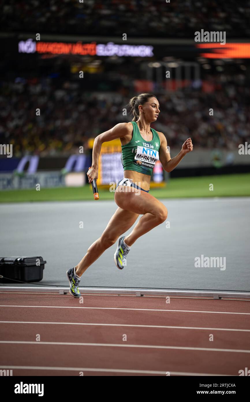 Kelly McGrory participating in the 4X400 meters relay at the World ...