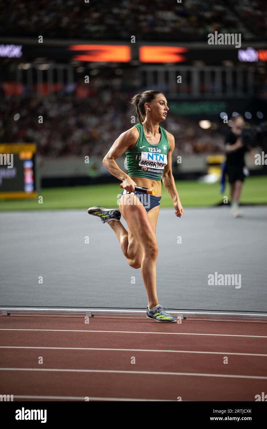 Kelly McGrory participating in the 4X400 meters relay at the World ...
