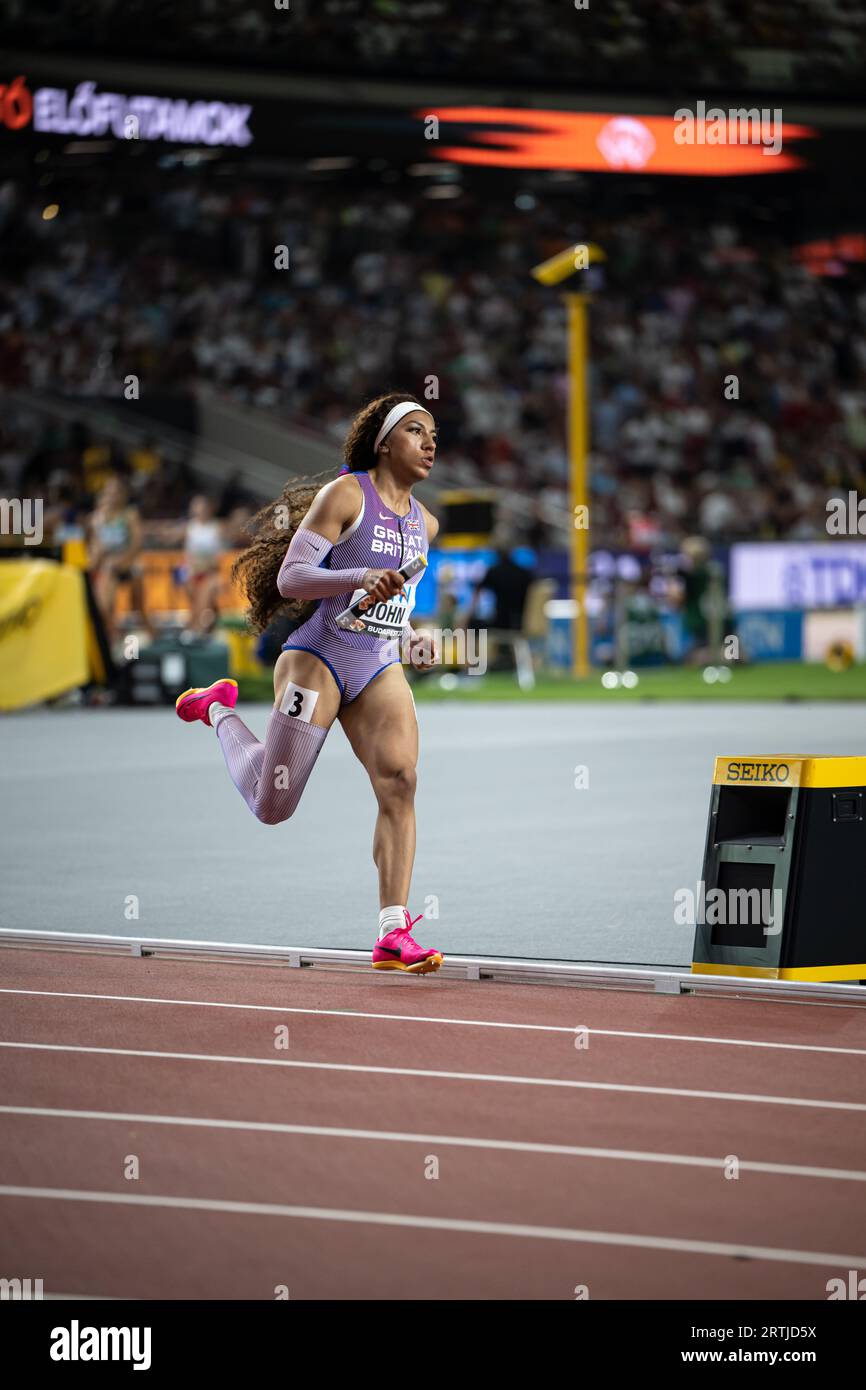 Yemi Mary John participating in the 4X400 meters relay at the World ...