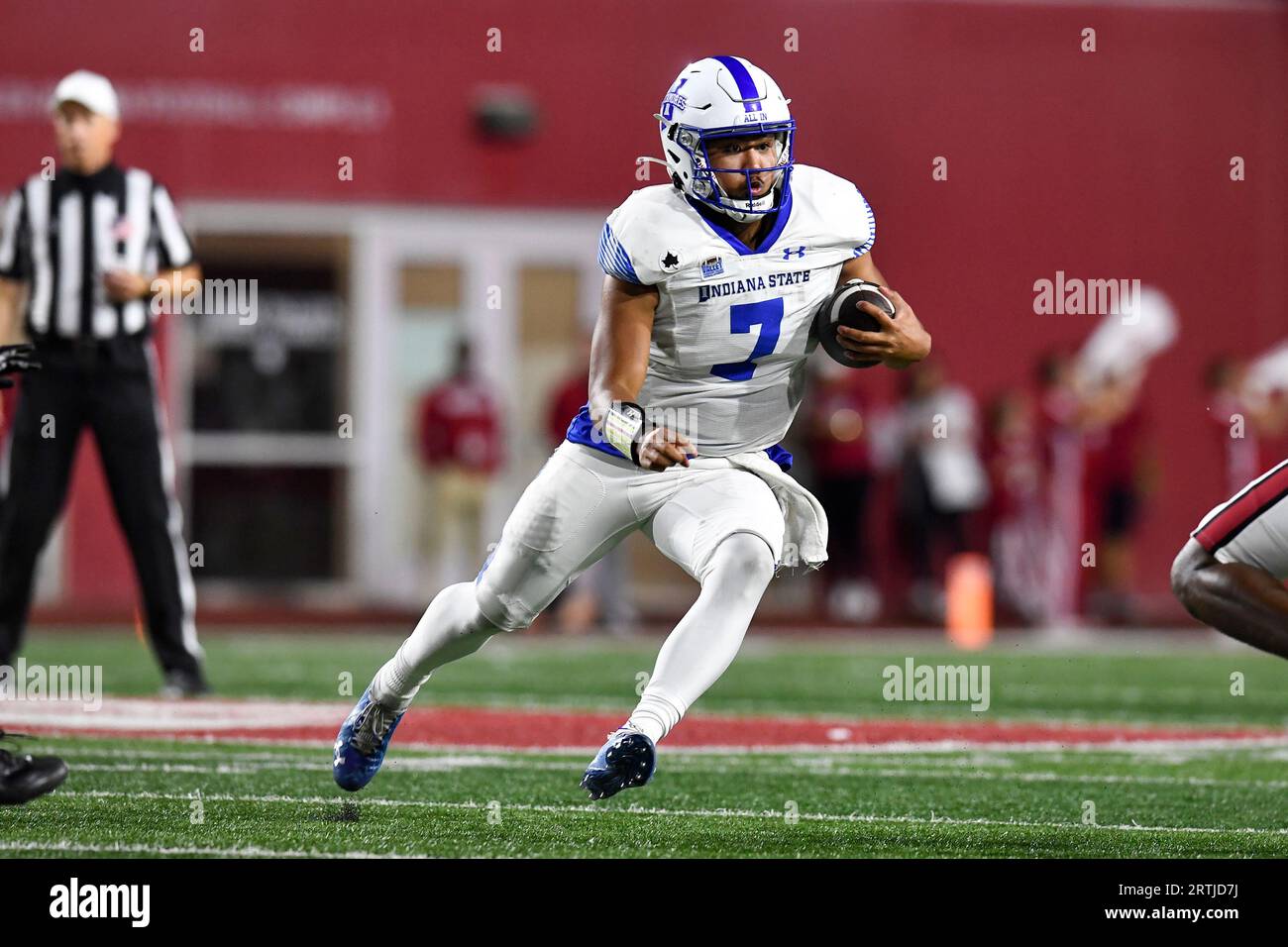 BLOOMINGTON, IN - SEPTEMBER 08: Indiana State Sycamores quarterback ...