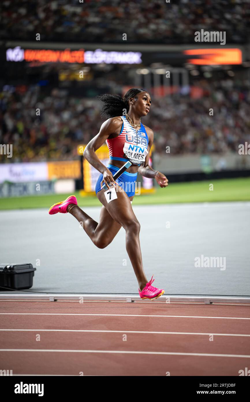 Alexis Holmes participating in the 4X400 meters relay at the World ...
