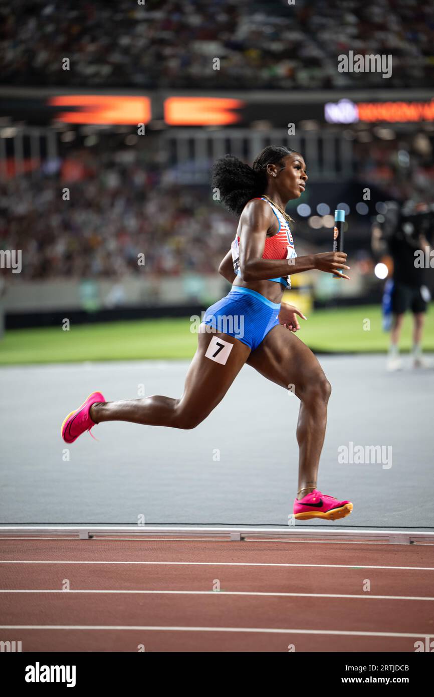 Alexis Holmes participating in the 4X400 meters relay at the World ...