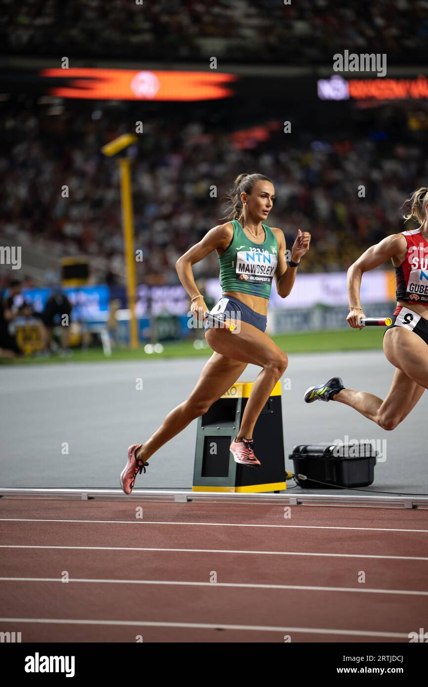 Sharlene Mawdsley participating in the 4X400 meters relay at the World ...