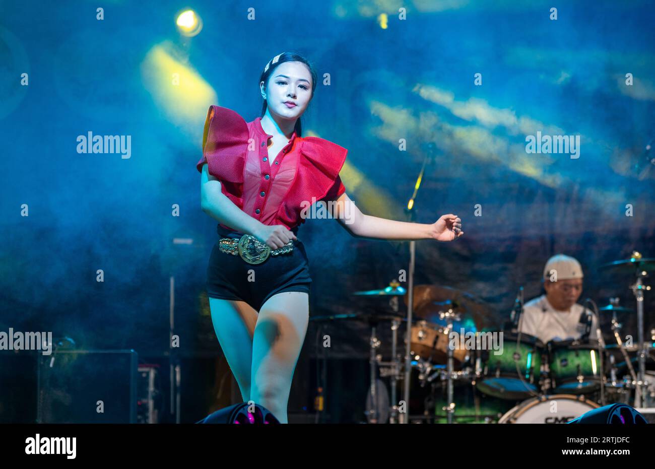 Thai Singers and Dancers on stage in Thailand Stock Photo - Alamy