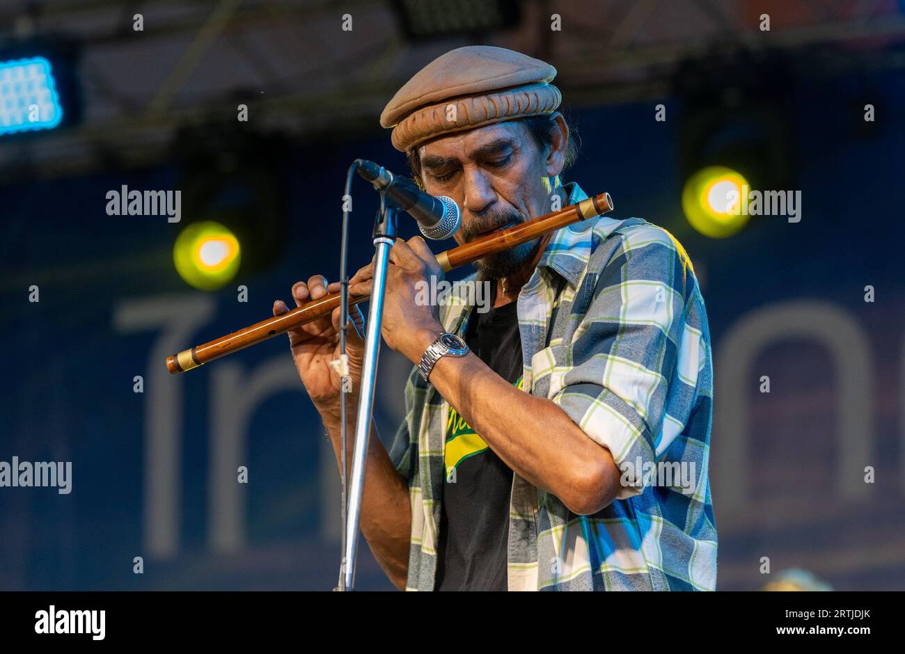 Muslim bands hi-res stock photography and images - Alamy