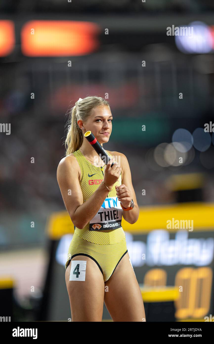 Luna Thiel participating in the 4X400 meters relay at the World ...