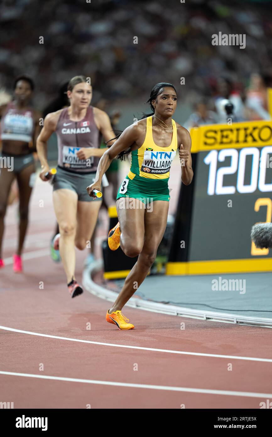 Stacey-Ann Williamsparticipating in the 4X400 meters relay at the World ...