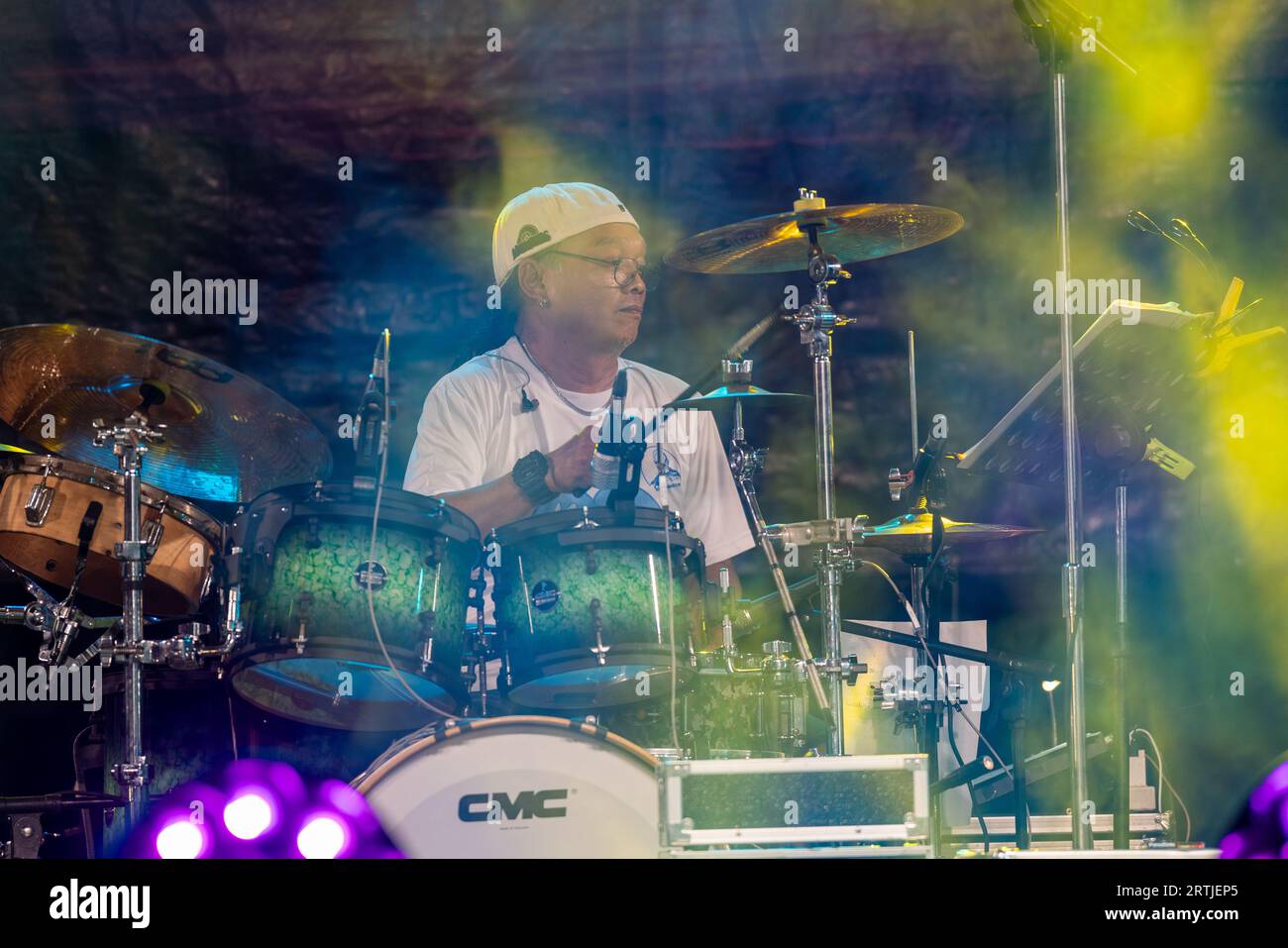 Muslim bands hi-res stock photography and images - Alamy