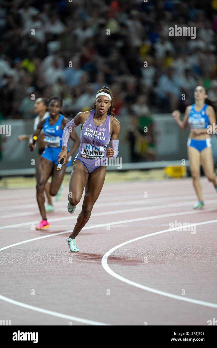 Amber Anning participating in the 4X400 meters relay at the World ...