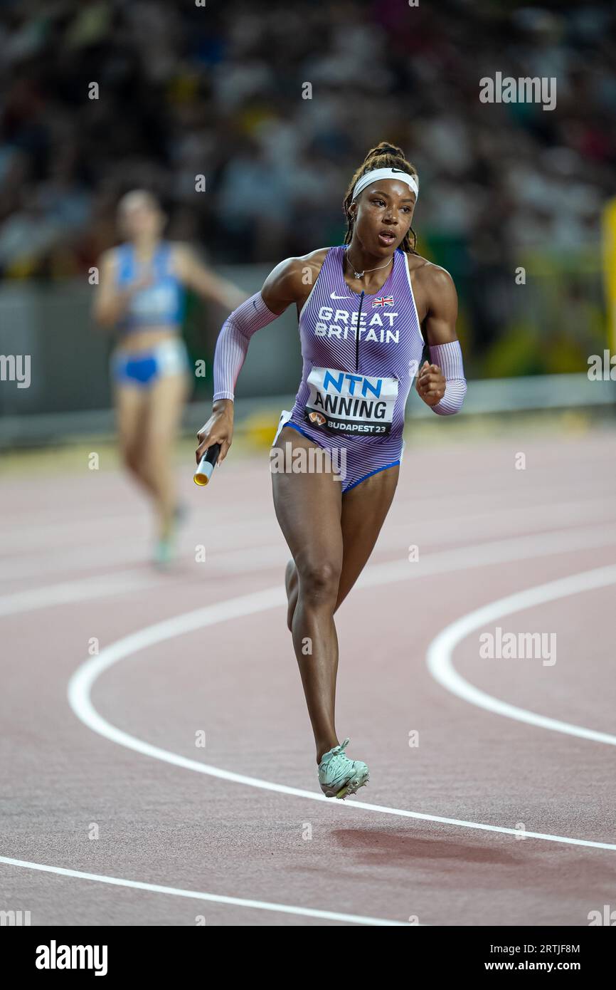Amber Anning participating in the 4X400 meters relay at the World ...