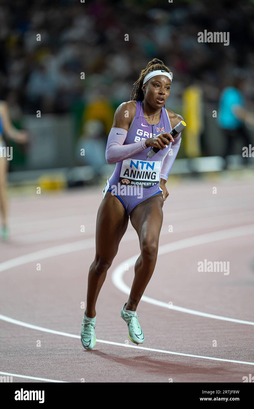 Amber Anning participating in the 4X400 meters relay at the World ...
