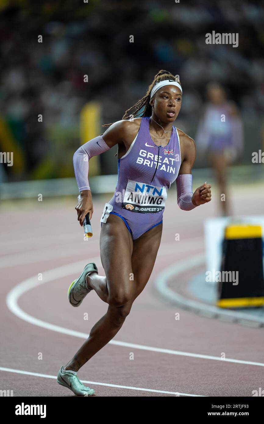 Amber Anning participating in the 4X400 meters relay at the World ...