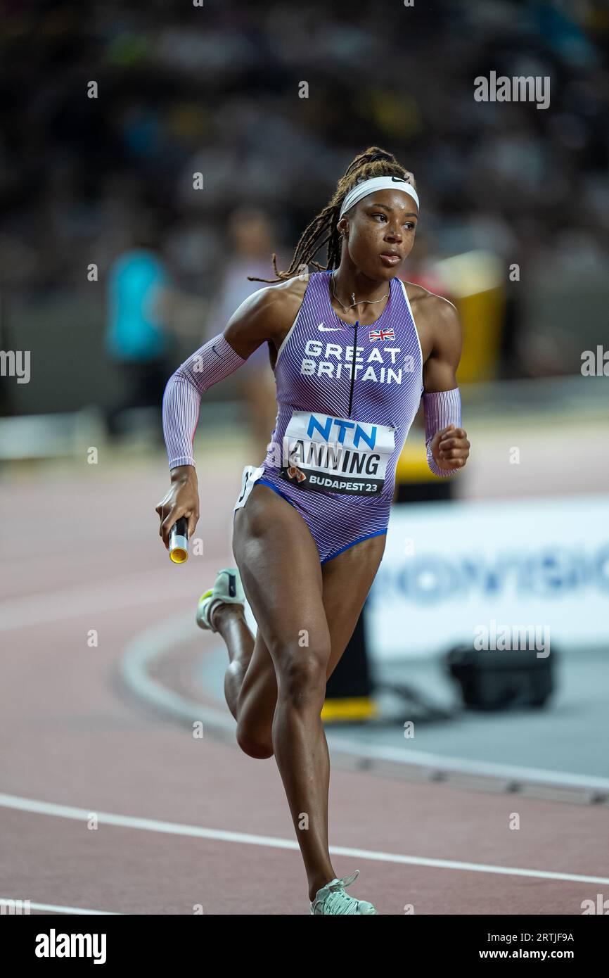 Amber Anning participating in the 4X400 meters relay at the World ...
