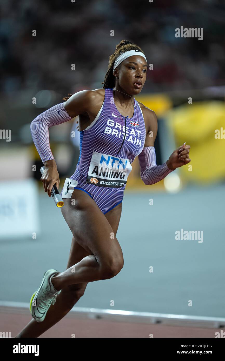 Amber Anning participating in the 4X400 meters relay at the World ...