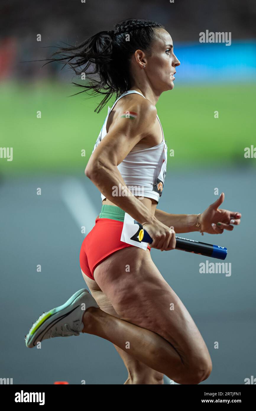 Bianka Kéri participating in the 4X400 meters relay at the World ...