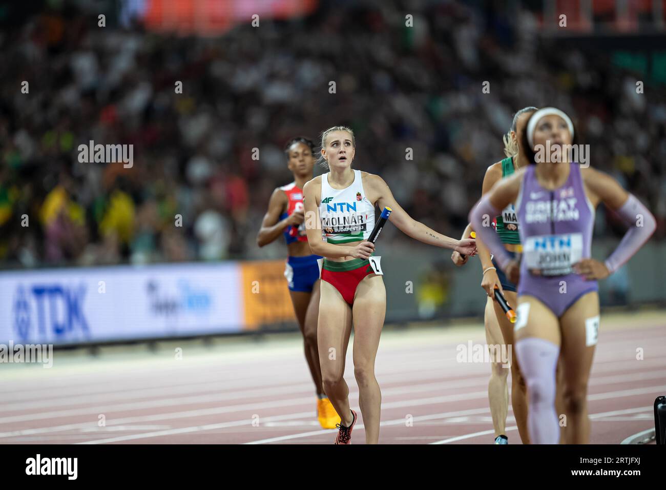 Janka Molnár participating in the 4X400 meters relay at the World ...