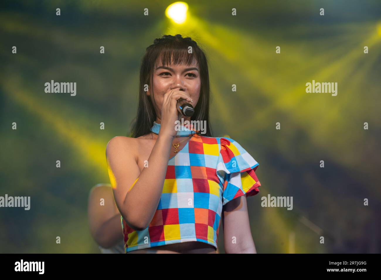 Thai Singers and Dancers on stage in Thailand Stock Photo - Alamy