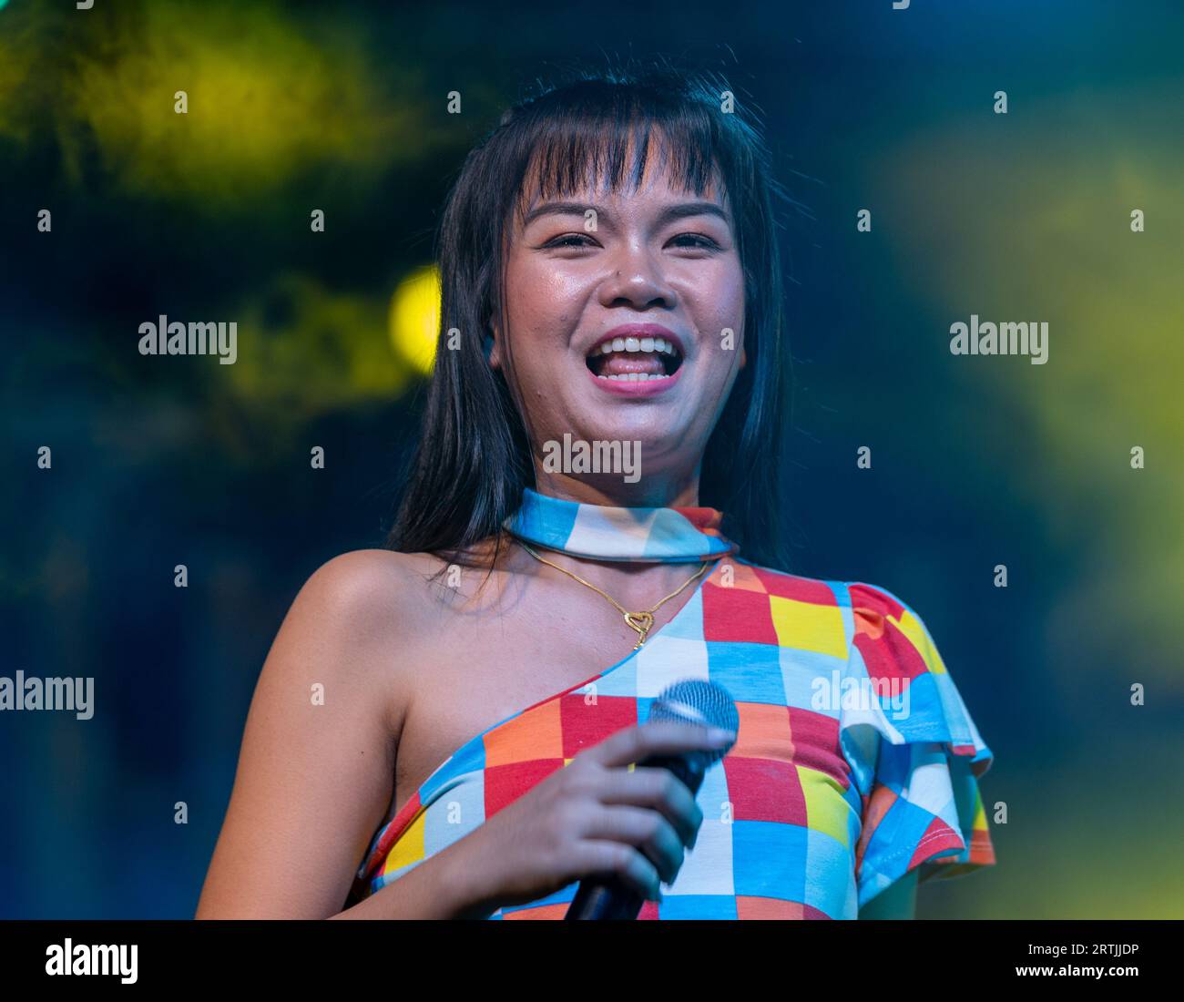 Thai Singers and Dancers on stage in Thailand Stock Photo - Alamy