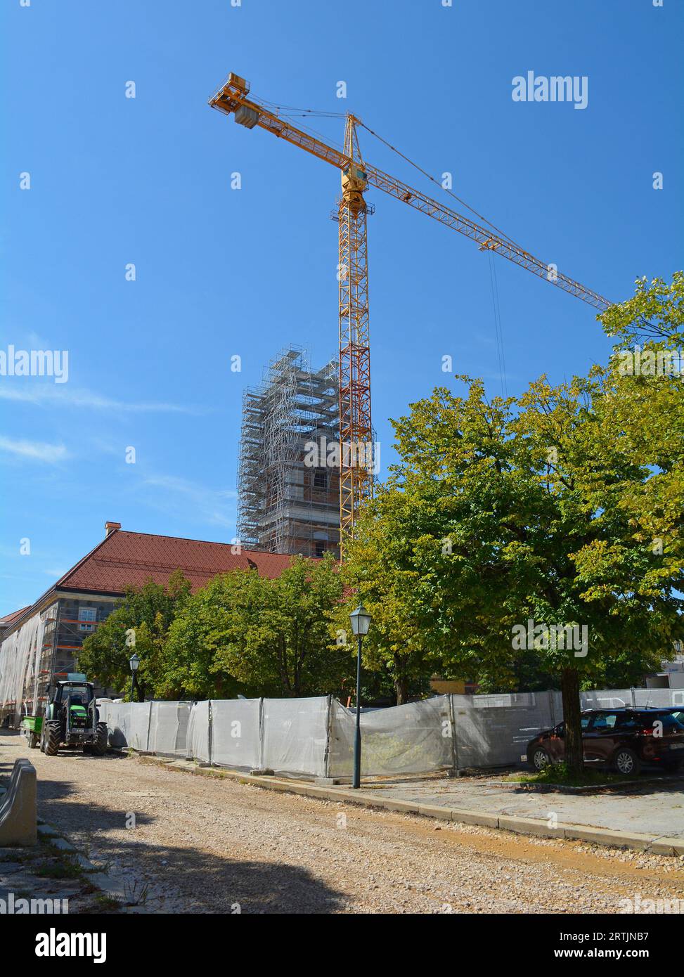 Interlocking scaffolding hi-res stock photography and images - Alamy