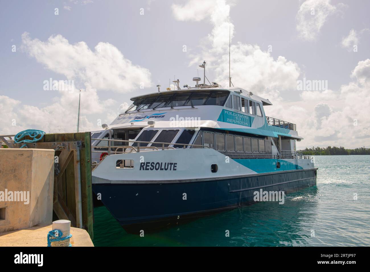 Sea Express shuttle ferry RESOLUTE docked at St. George's ferry ...